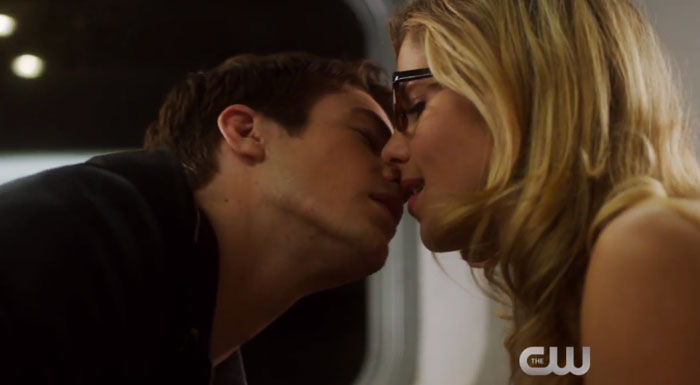 Oliver Queen And Felicity Smoak Kiss