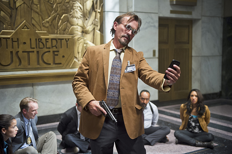 Photos: Arrow Villain Clock King Torments The Flash | GreenArrowTV