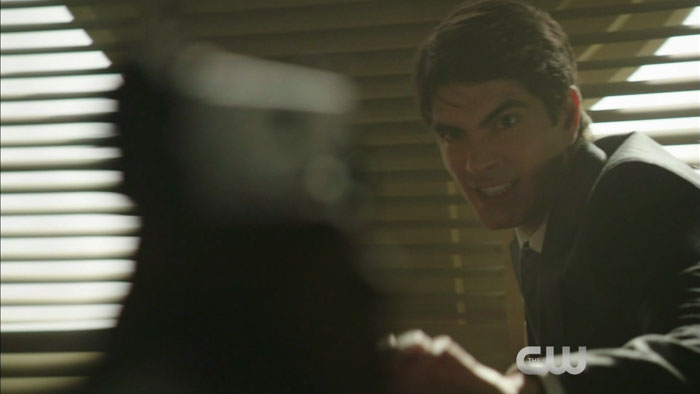 Arrow "Midnight City" Preview Clip | GreenArrowTV