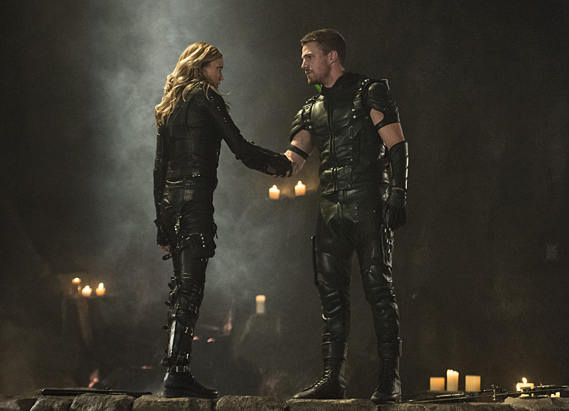 Stephen Amell Discusses Tonight's Cliffhanger Twist | GreenArrowTV