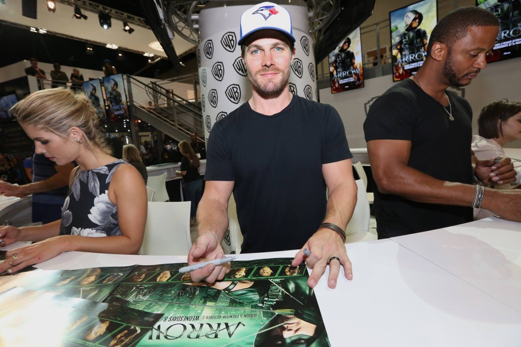Arrow: Photos From The Comic-Con Autograph Signing | GreenArrowTV