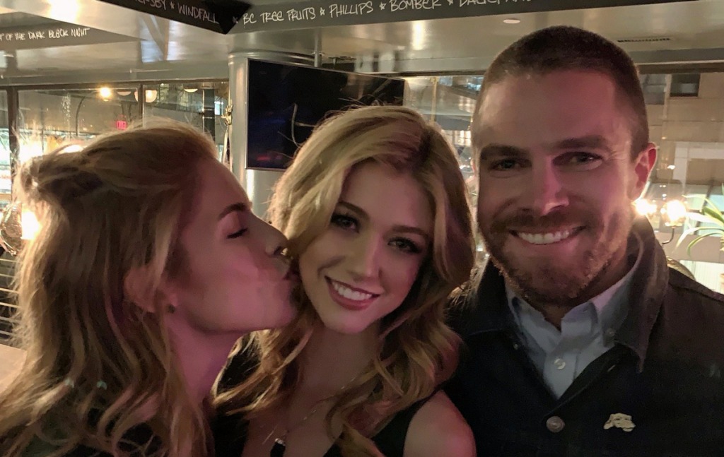 The Arrow Wrap Party Featured A Queen Family Photo | GreenArrowTV